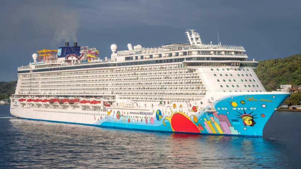 Cruise Ship Monday–NCL Breakaway-Class – LA LIDO LOCA